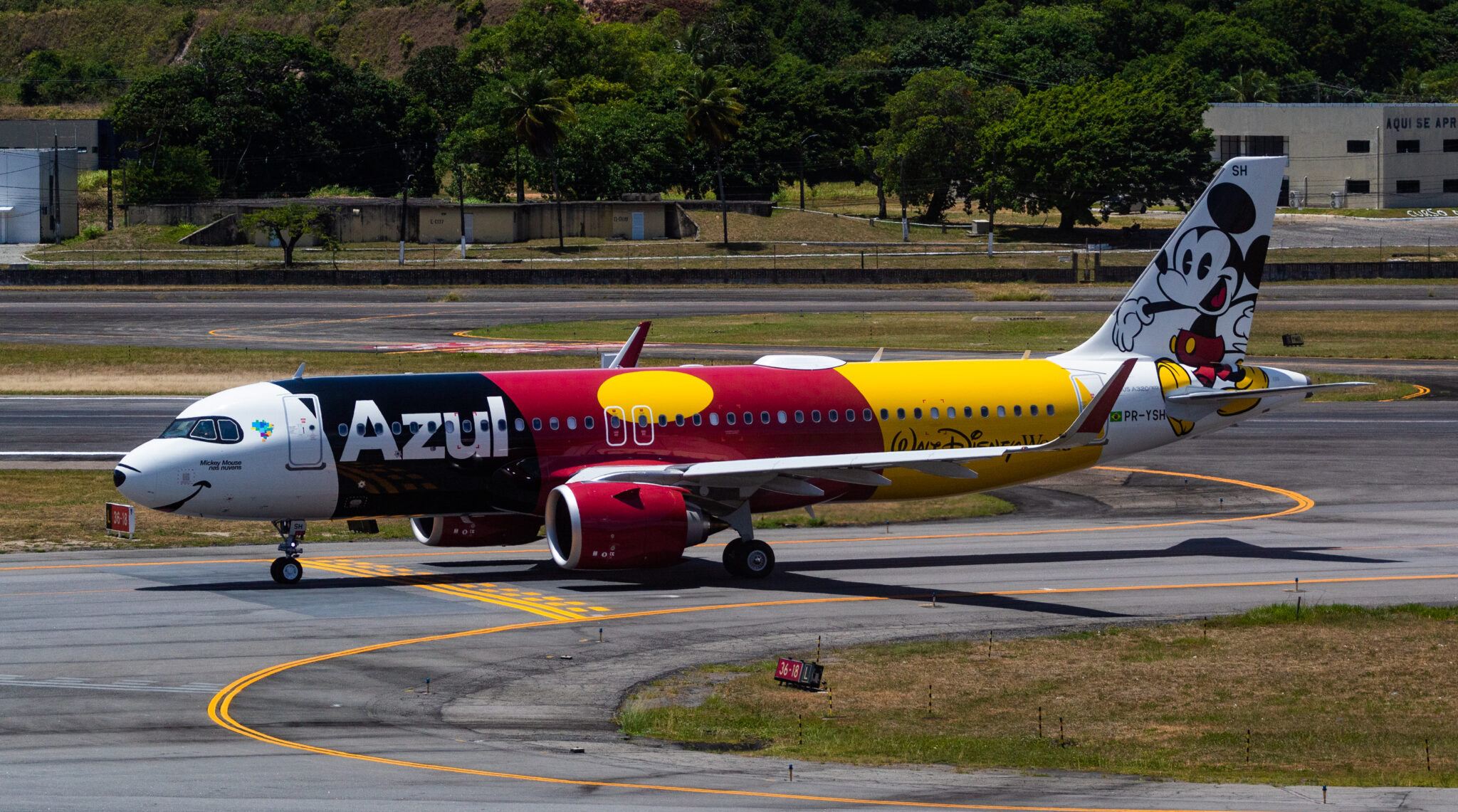 PR-YSH - Mickey Mouse Nas Nuvens - Airbus A320 NEO AZUL | BLOG DO SPOTTER